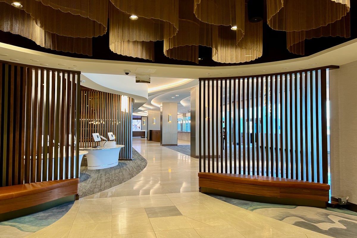 First look at Delta’s new 30,000-square-foot Sky Club in Los Angeles ...