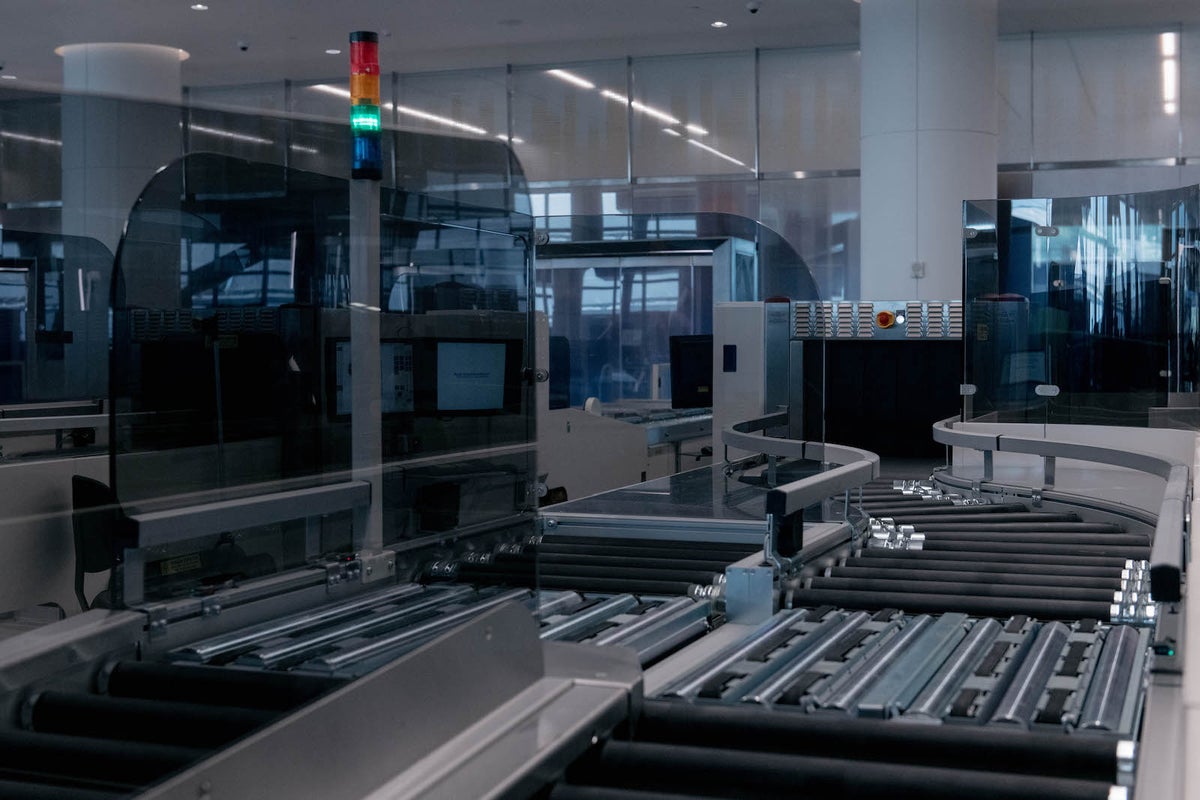 LGA's security system has caused problems for some despite overall ...