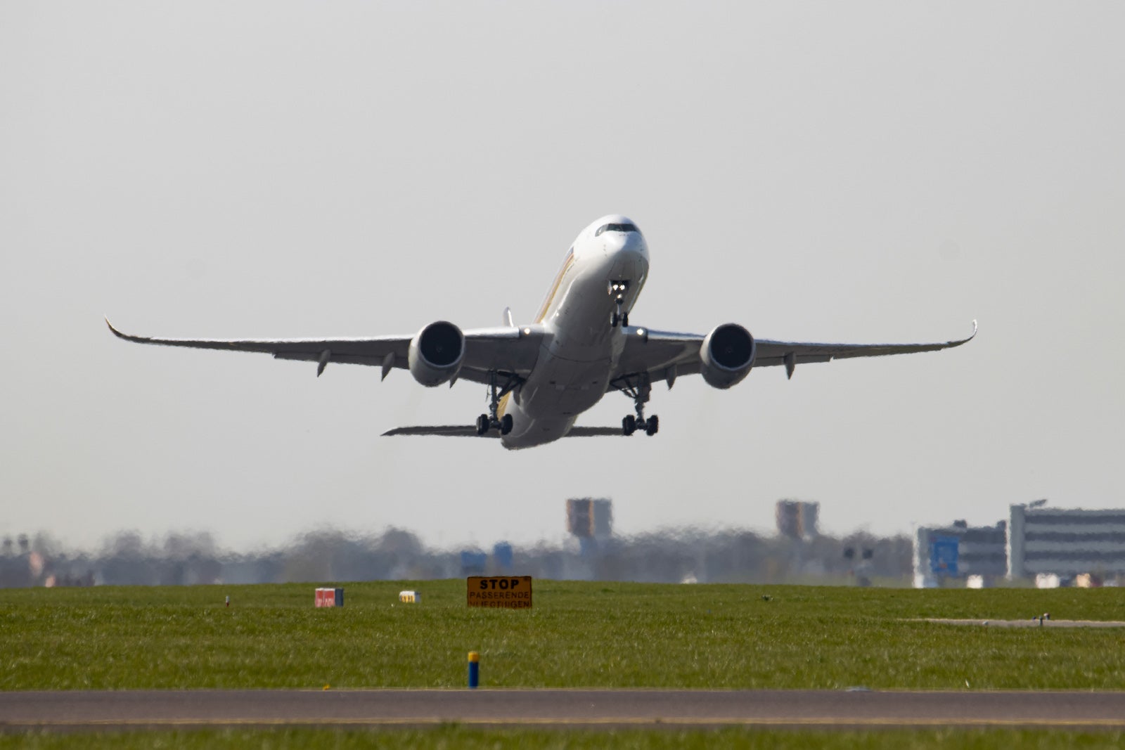 The world’s longest nonstop flights, updated - The Points Guy