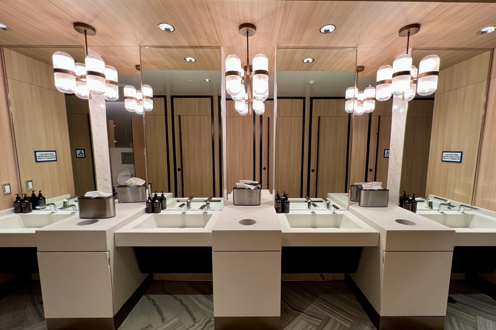 The 2nd exclusive Delta One business-class lounge is coming to LAX ...