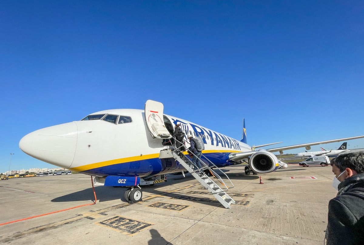 Frontier Airlines wants to ditch jet bridges in Denver - The Points Guy