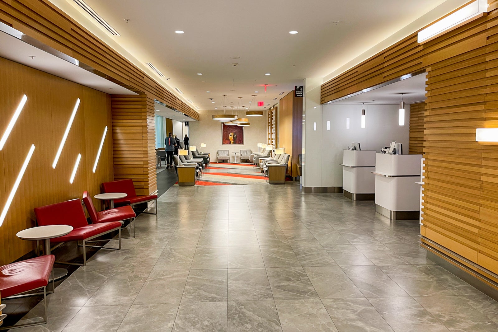 Choosing the best airport lounge at MIA - The Points Guy