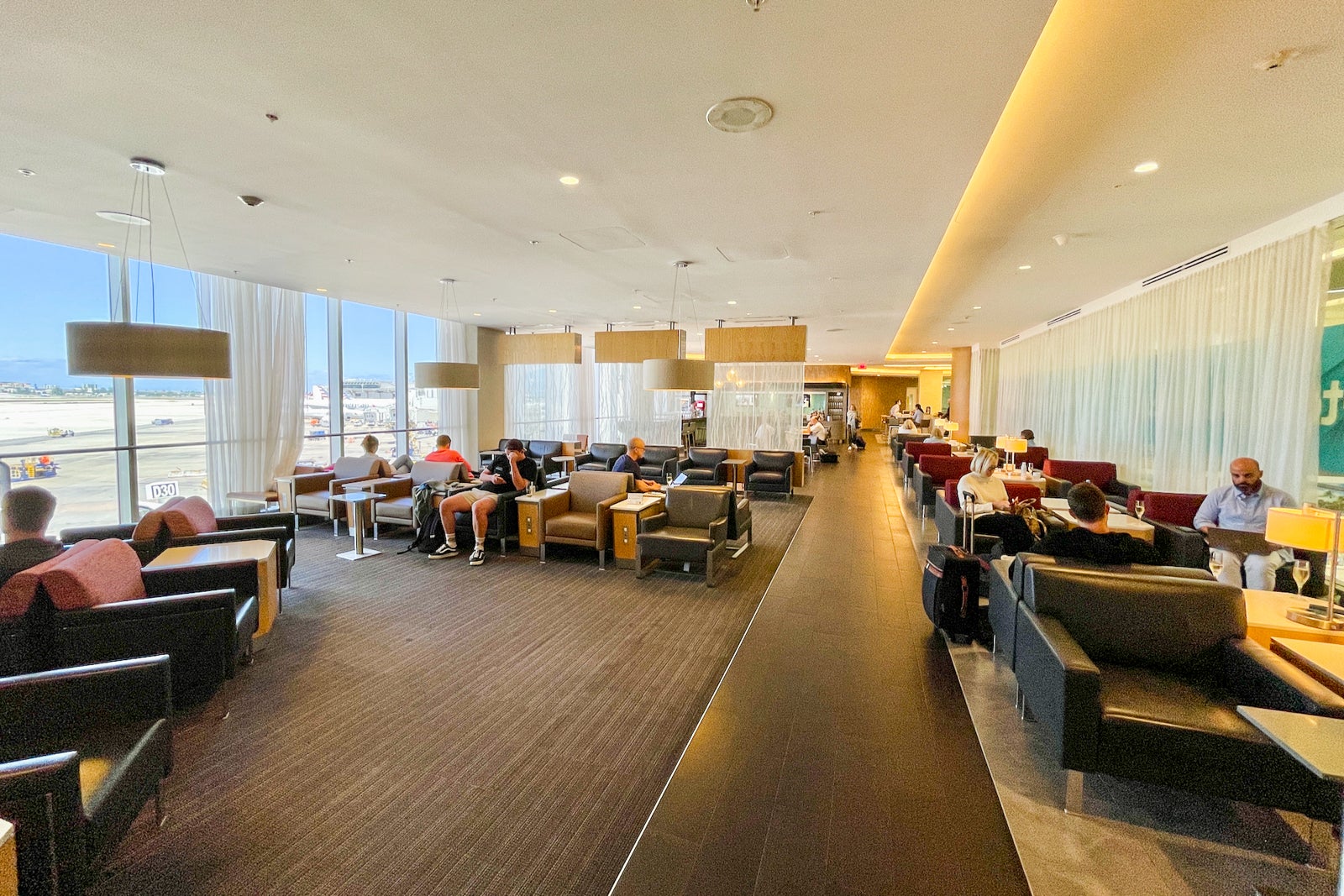 Choosing the best airport lounge at MIA - The Points Guy