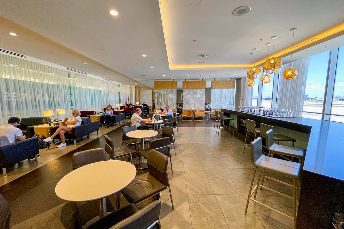 Choosing the best airport lounge at MIA - The Points Guy