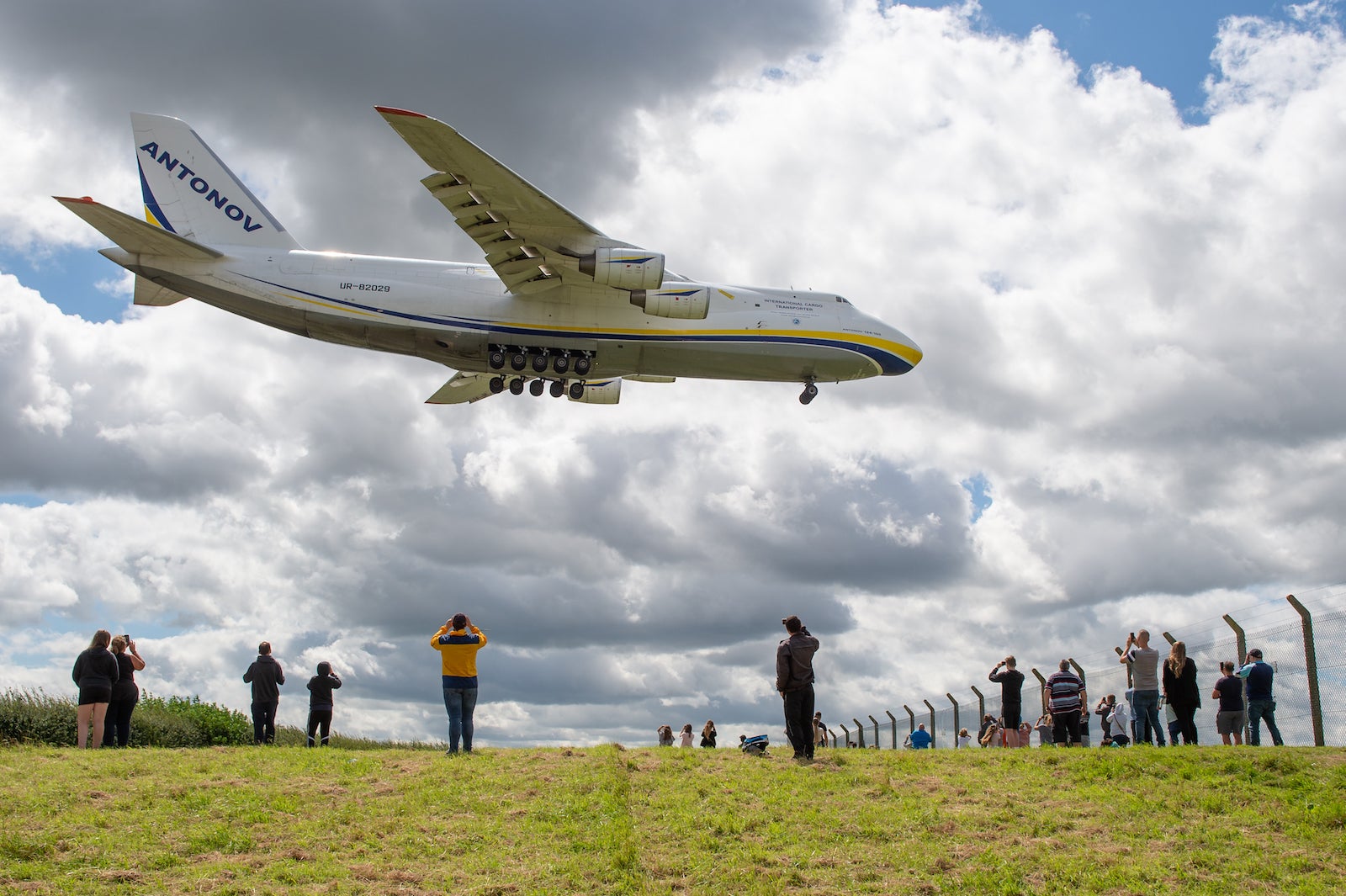 Where are aircraft in Ukraine during the Russian invasion right now ...