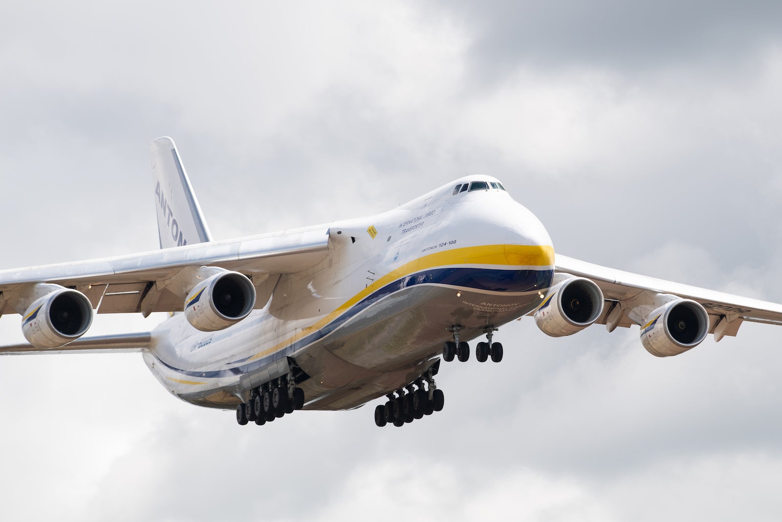 Where are aircraft in Ukraine during the Russian invasion right now ...