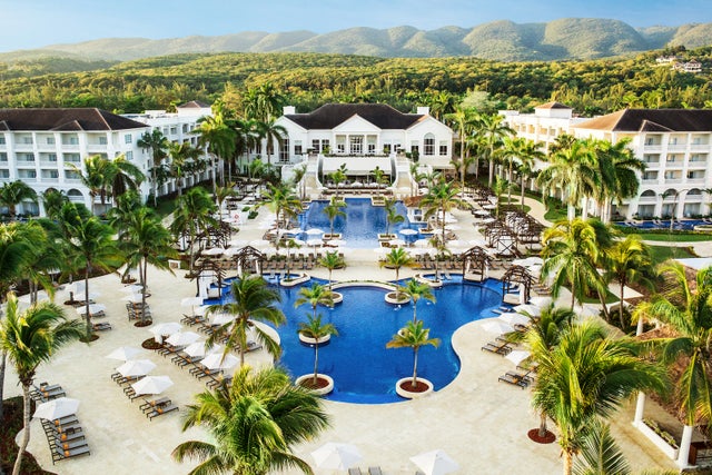 Does it make sense to redeem World of Hyatt points for all-inclusive resorts? - The Points Guy