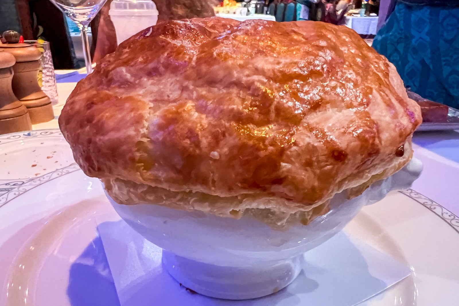 What to expect at Arendelle: A Frozen Dining Adventure on Disney Wish ...