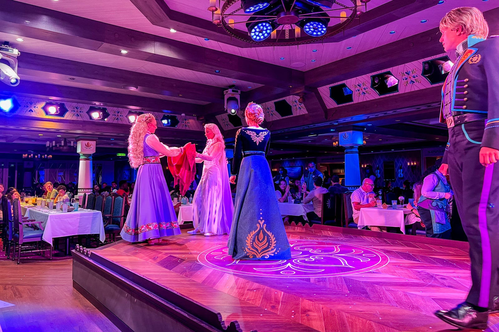 For The First Time In Forever Disney Brings A Frozen Dinner Show To Sea — And We Got A First