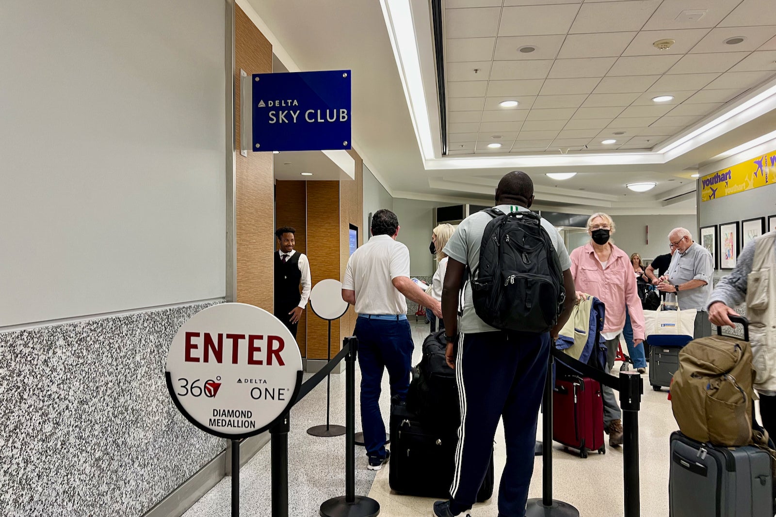 Delta now offers 'priority boarding' at Sky Clubs to skip the wait ...
