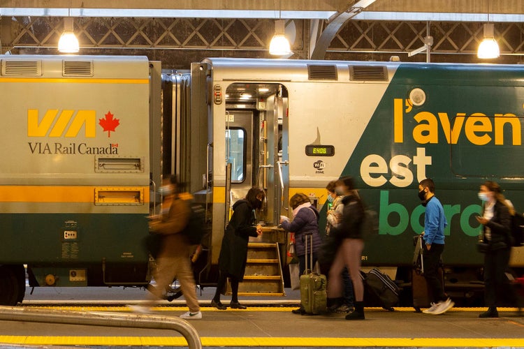 Amtrak resumes service from NYC to Toronto for the first time since ...