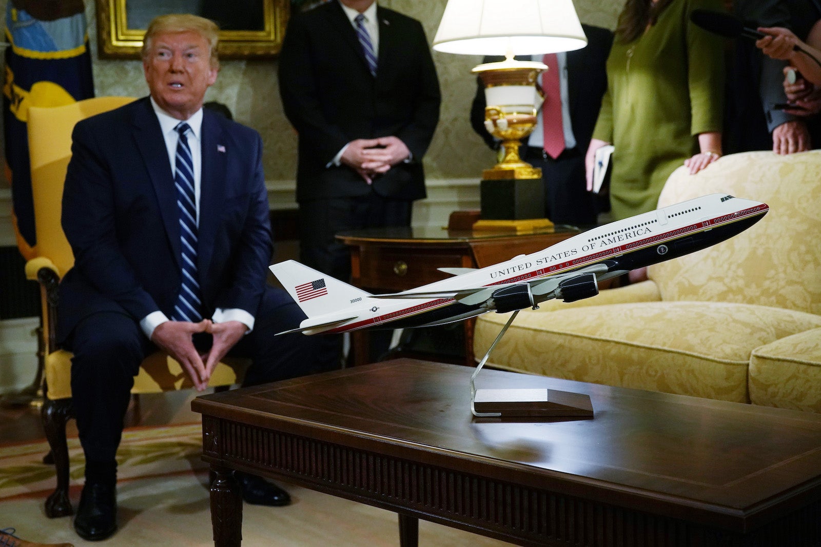 Trump's new design for Air Force One scrapped - The Points Guy