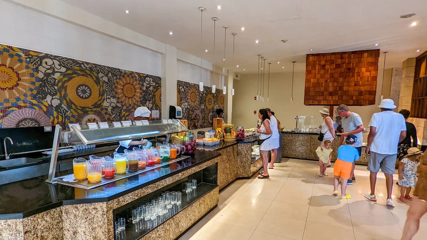 How to master the perfect hotel buffet breakfast strategy - The Points Guy