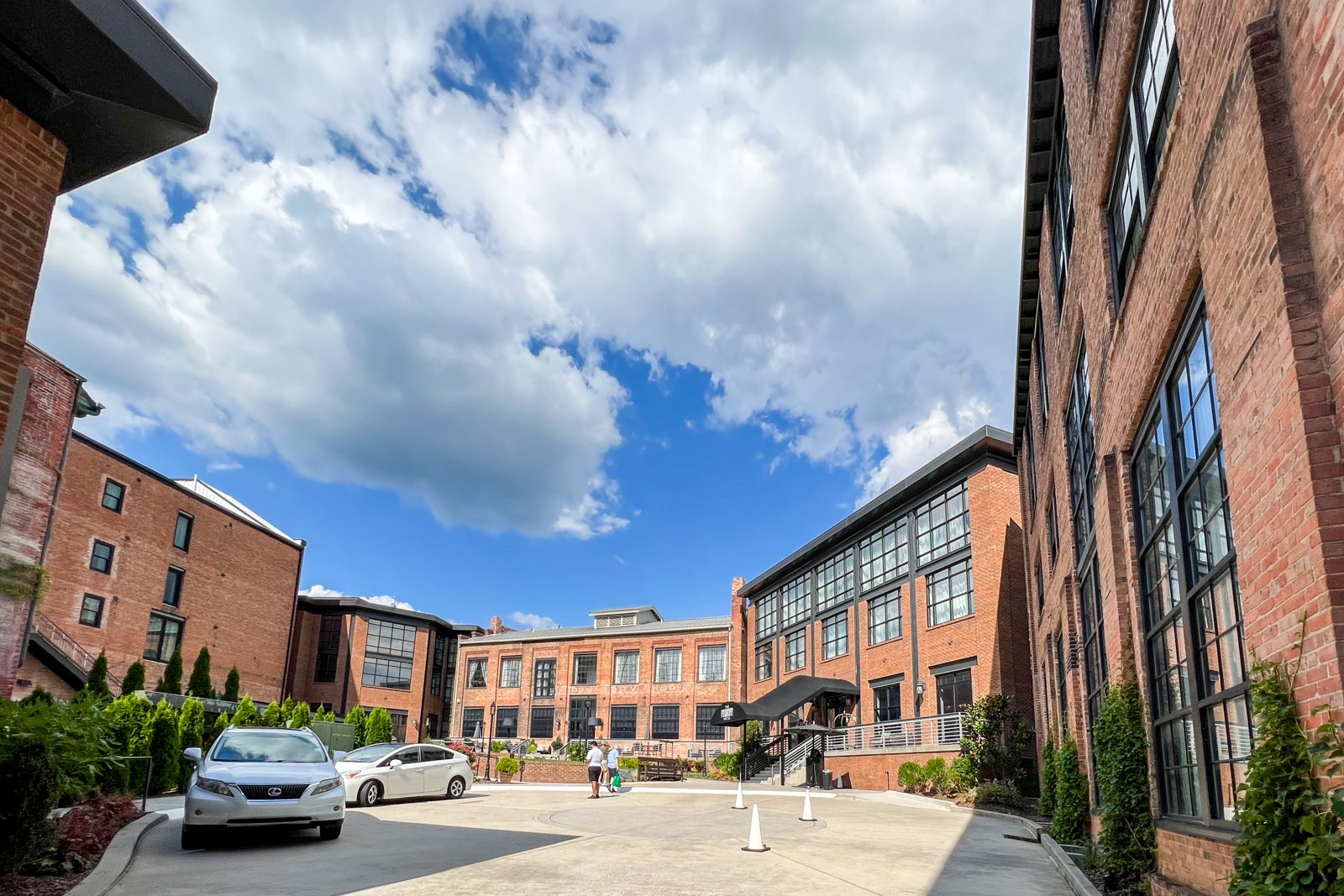 Upscale stay, but missing amenities: My time at The Foundry Hotel in ...