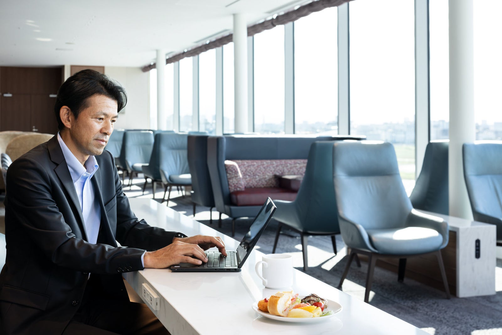 Delta opens brand-new Sky Club at Tokyo's Haneda airport with Japanese ...