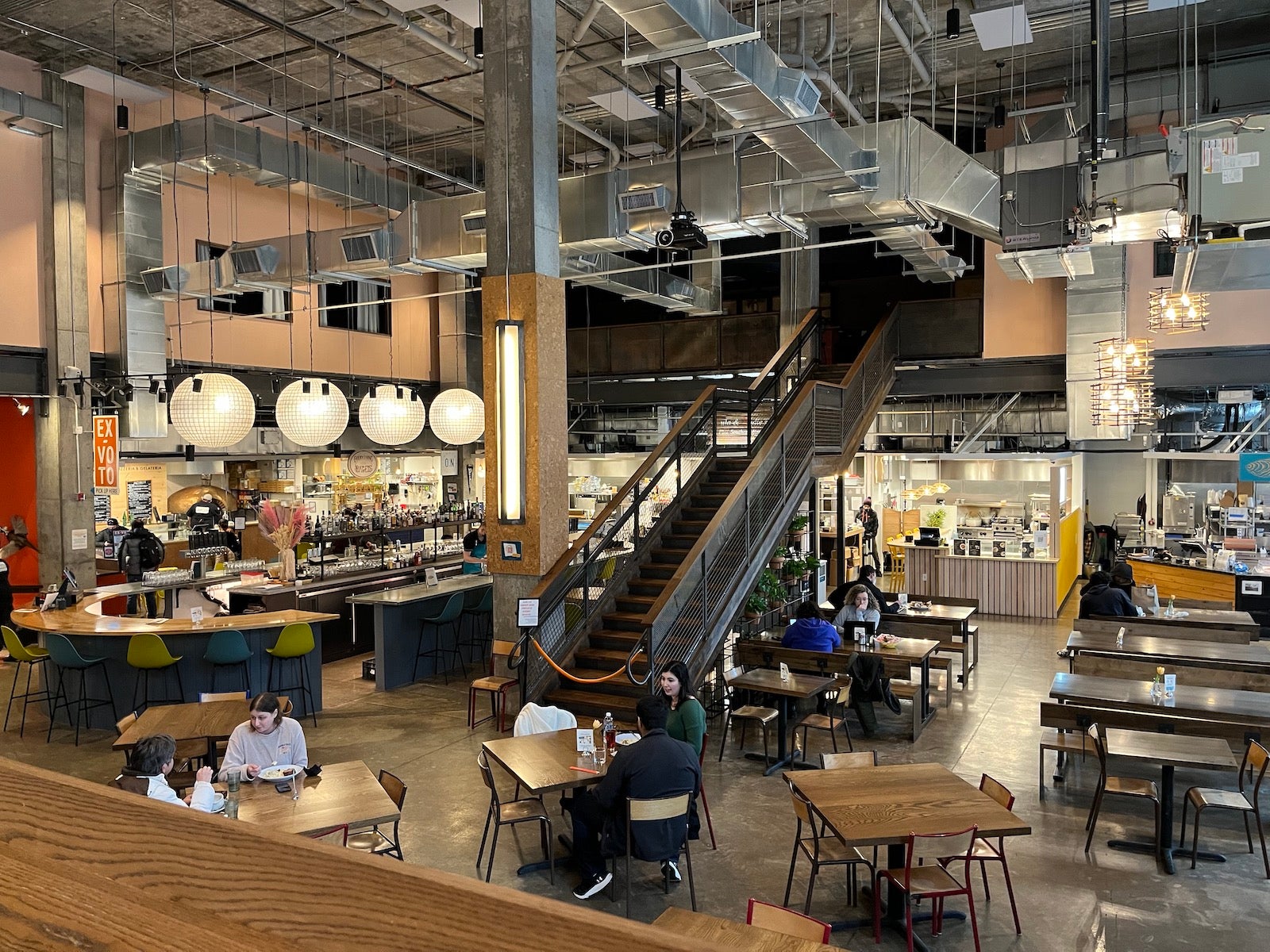 Airport hopes 'virtual food hall' helps with staffing challenges - The ...