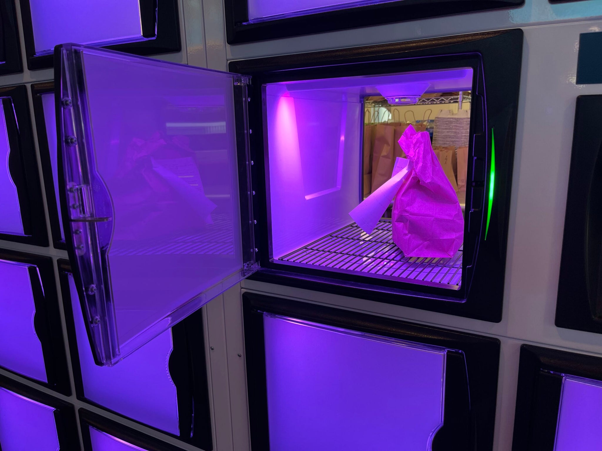 Airport hopes 'virtual food hall' helps with staffing challenges - The ...