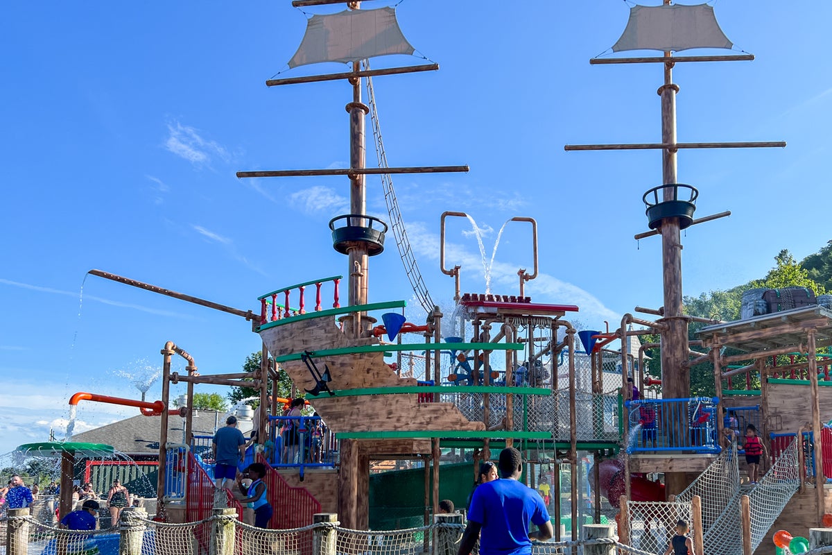 Visiting America’s oldest theme park: Lake Compounce - The Points Guy