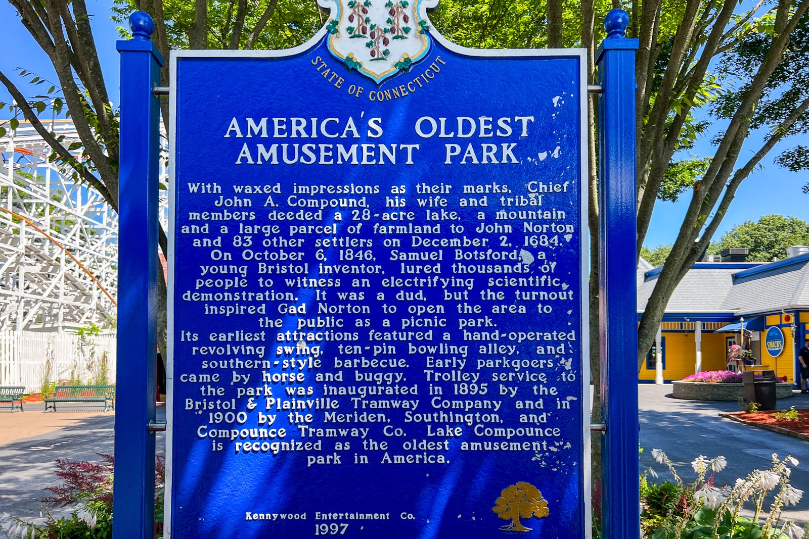Visiting America’s oldest theme park: Lake Compounce - The Points Guy
