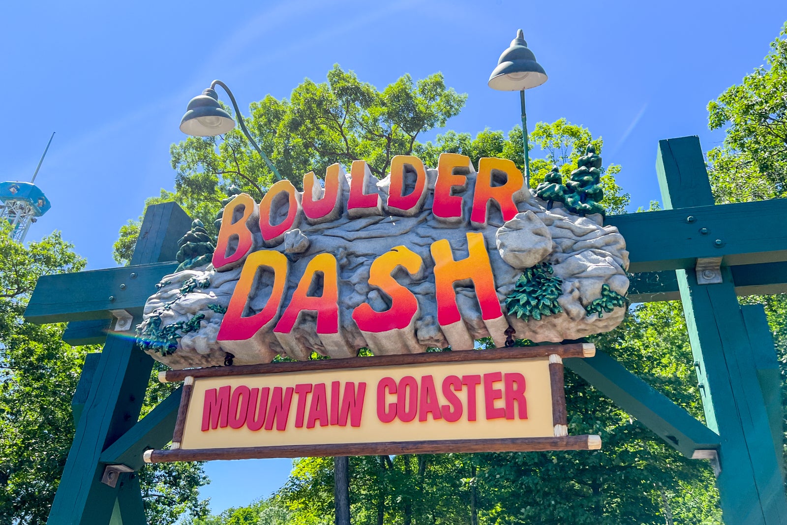 Visiting America’s oldest theme park: Lake Compounce - The Points Guy