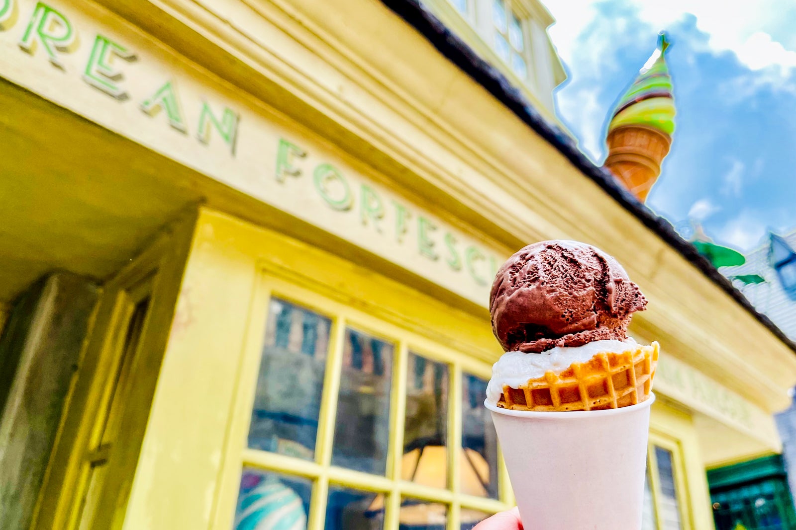 The best foods to eat at theme parks - The Points Guy