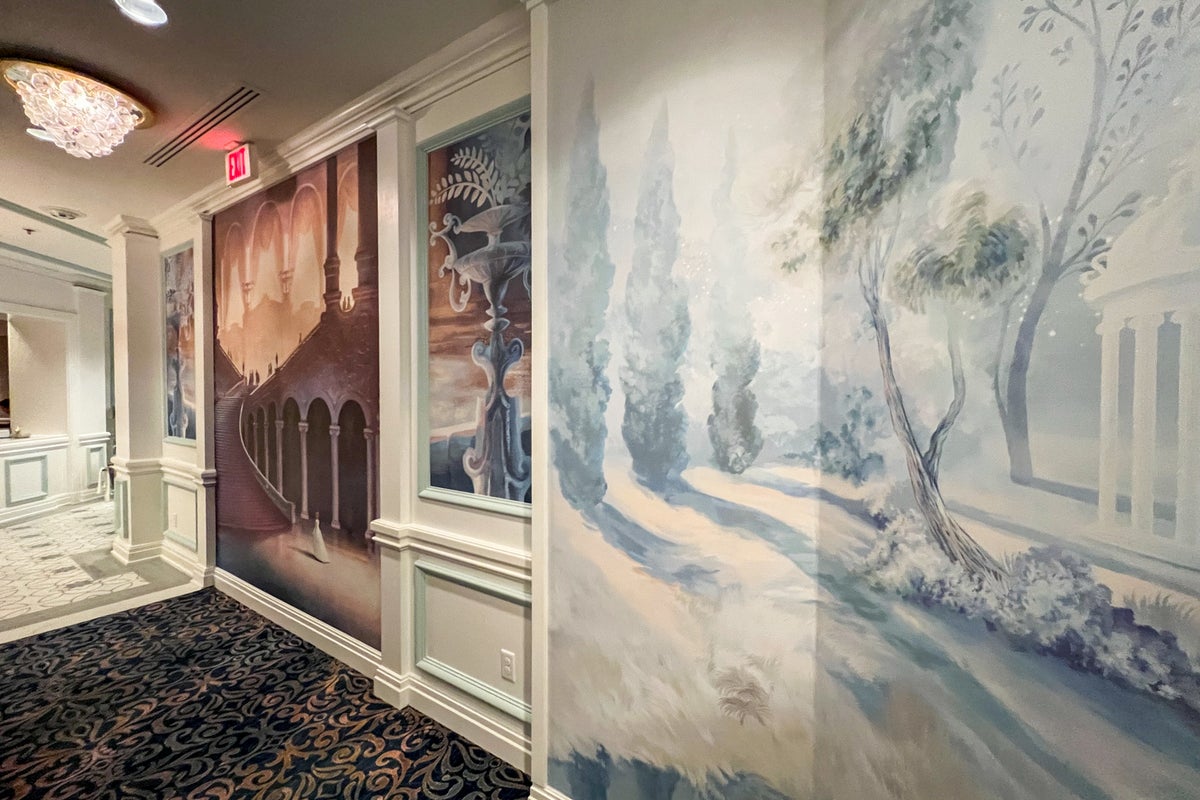 What it's like to dine at Disney's Victoria & Albert's: Fancy clothes ...