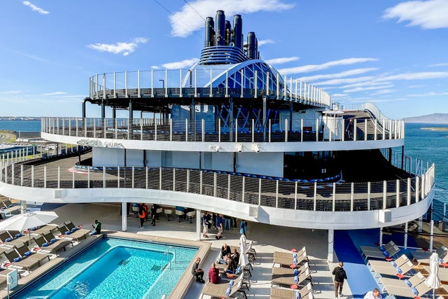 Norwegian Cruise Line's new ship has a ridiculously big go-kart track ...
