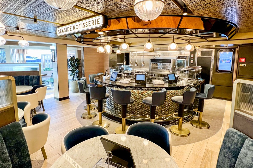 I tested 32 dishes at Norwegian Cruise Line's new Indulge Food Hall ...