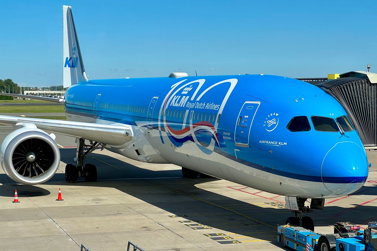 Review: KLM’s new Premium Comfort cabin on the Boeing 787-10 Dreamliner ...