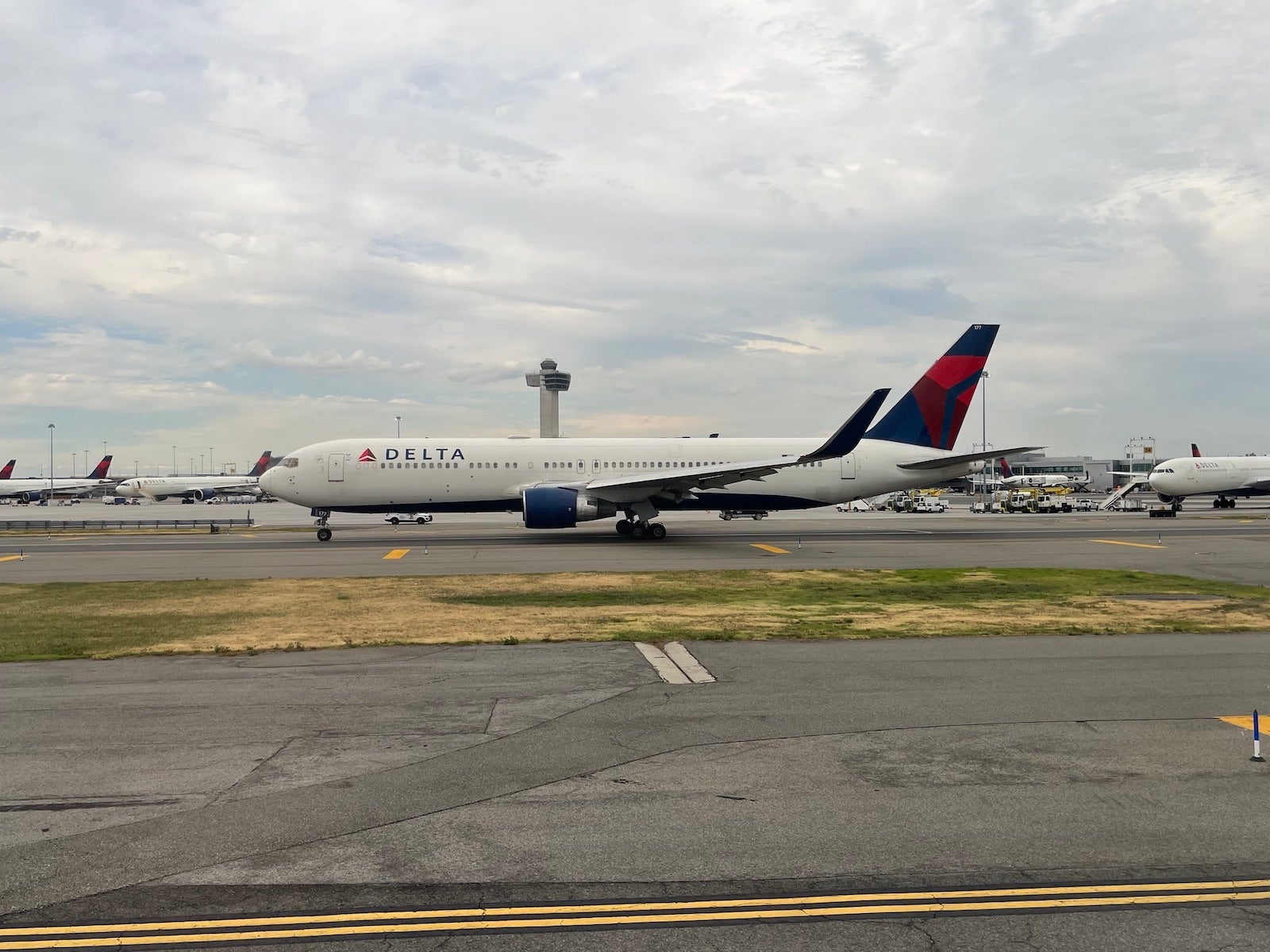 Delta launches flights to London Gatwick after 15 years - The Points Guy