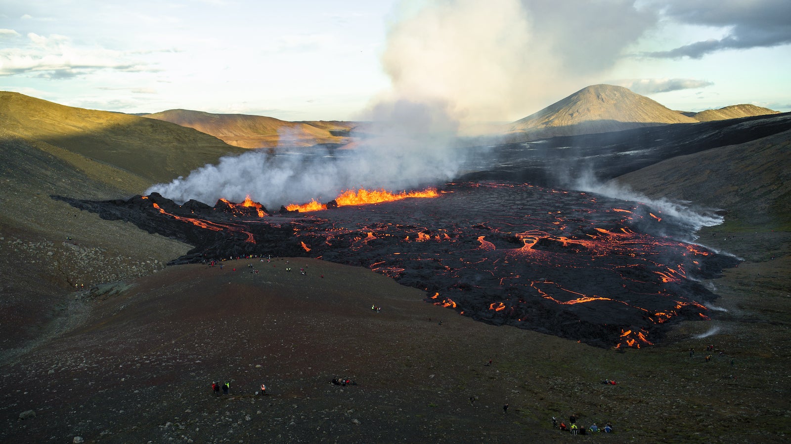 Iceland volcano eruption: Safety steps to take if you're visiting - The ...