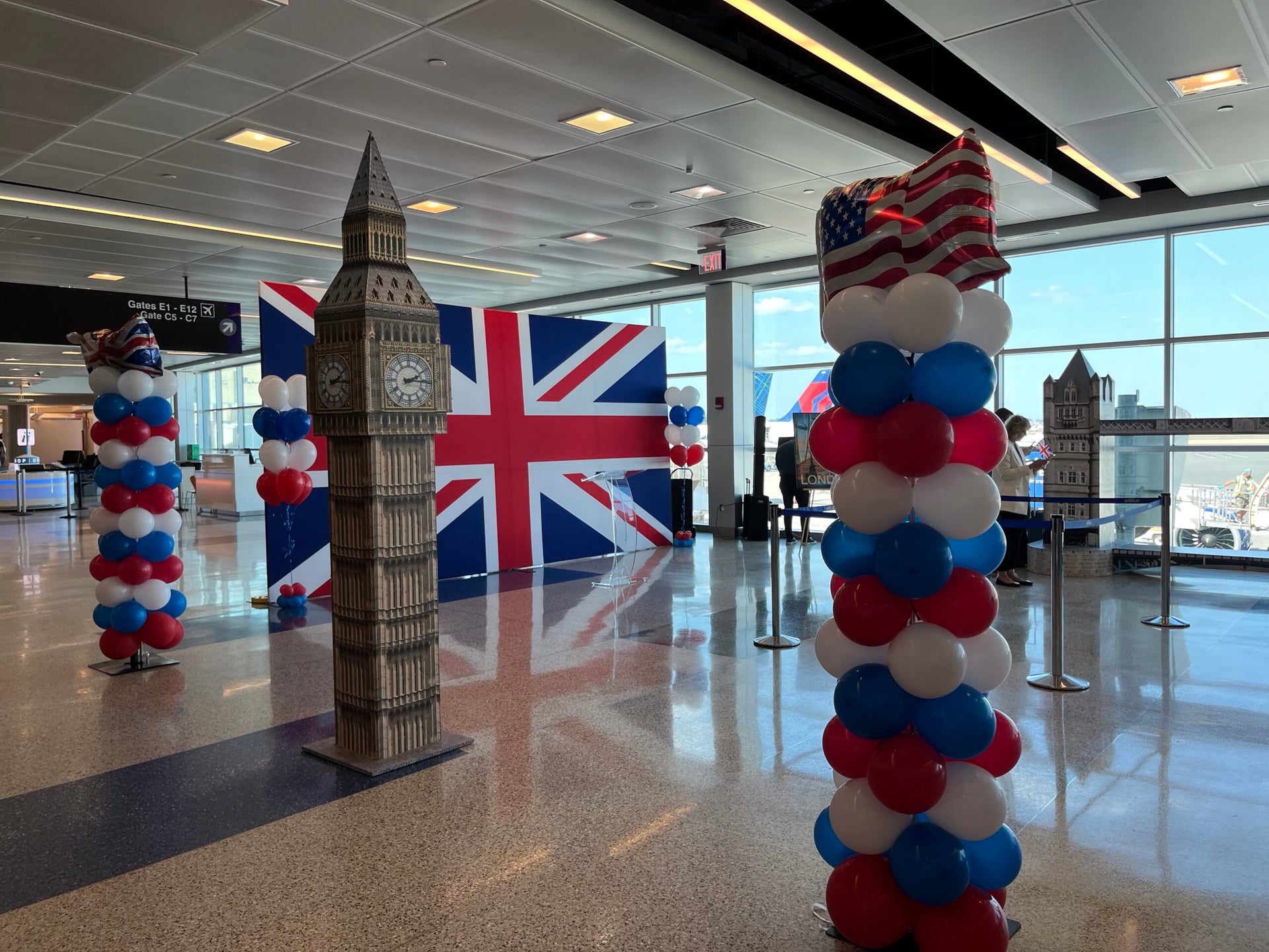 JetBlue inaugural flight from Boston to London lands at Gatwick - The ...