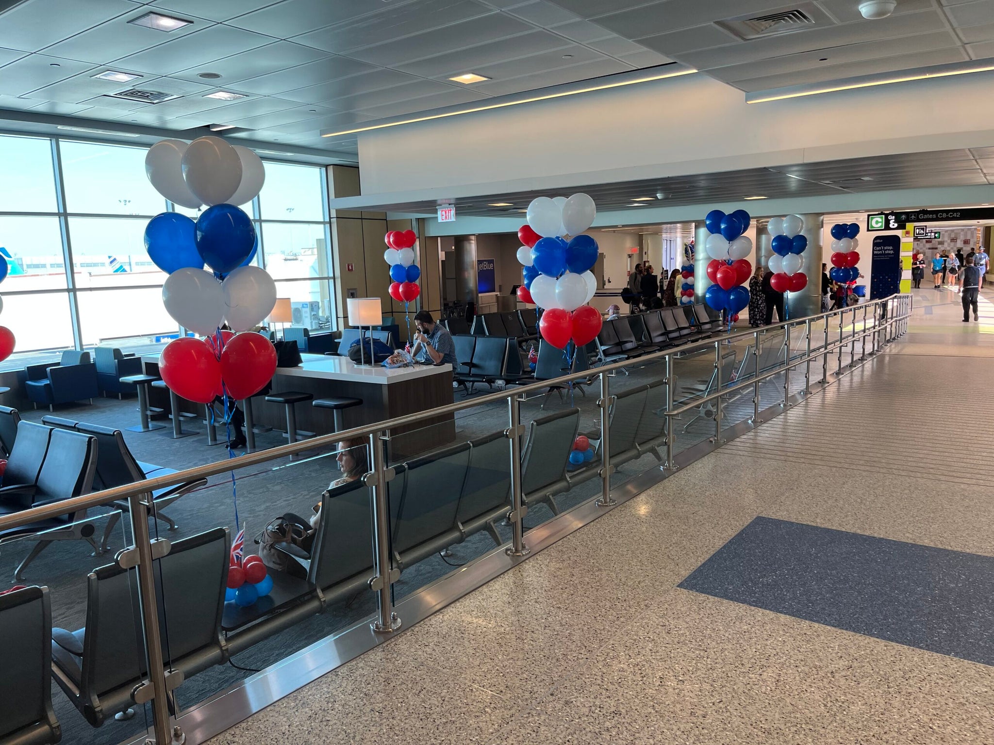 JetBlue inaugural flight from Boston to London lands at Gatwick - The ...