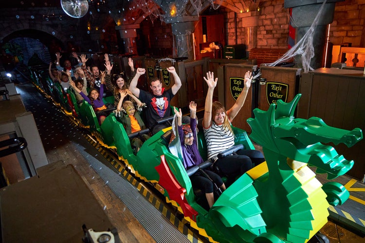 Theme park Halloween celebrations: Trick-or-treating, haunted houses ...
