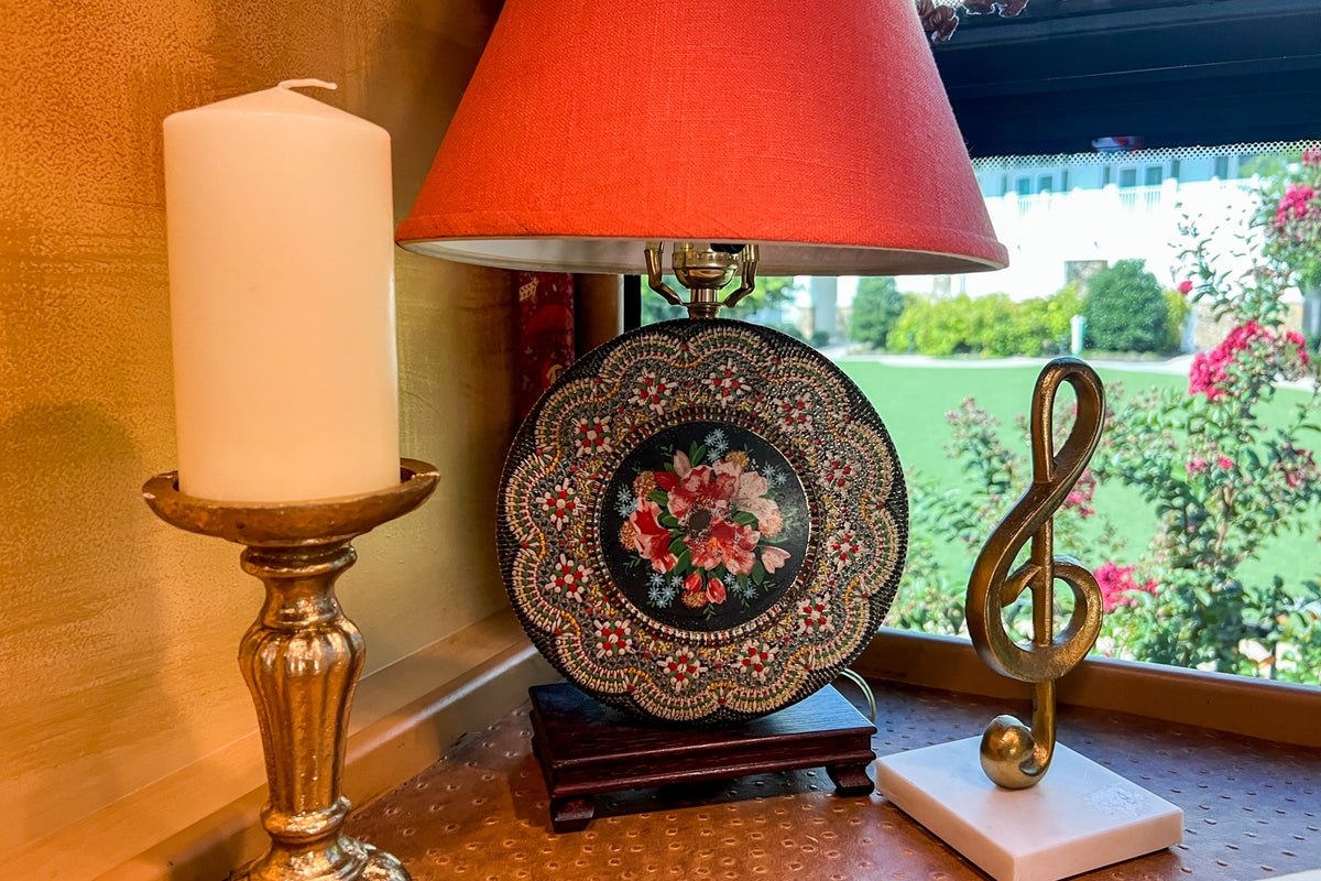 My ‘9 to 5’ sent me to sleep in Dolly Parton’s $10,000 tour bus suite ...