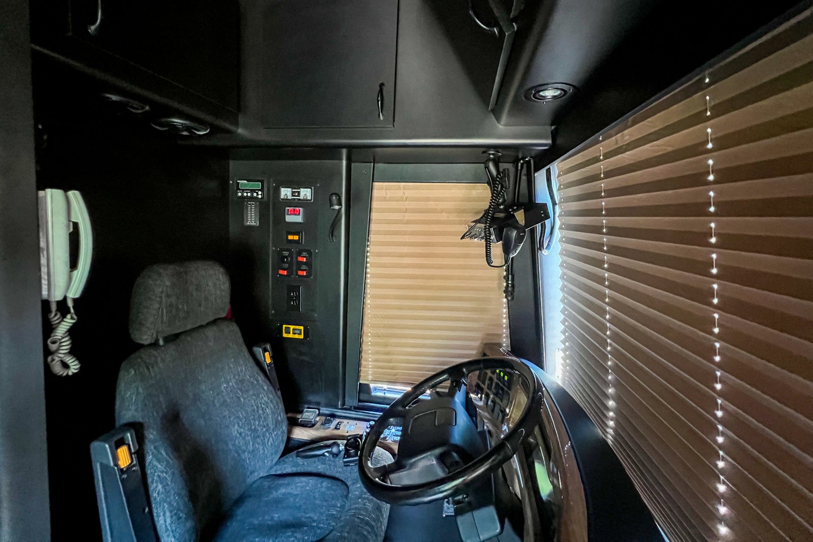 My ‘9 to 5’ sent me to sleep in Dolly Parton’s $10,000 tour bus suite ...