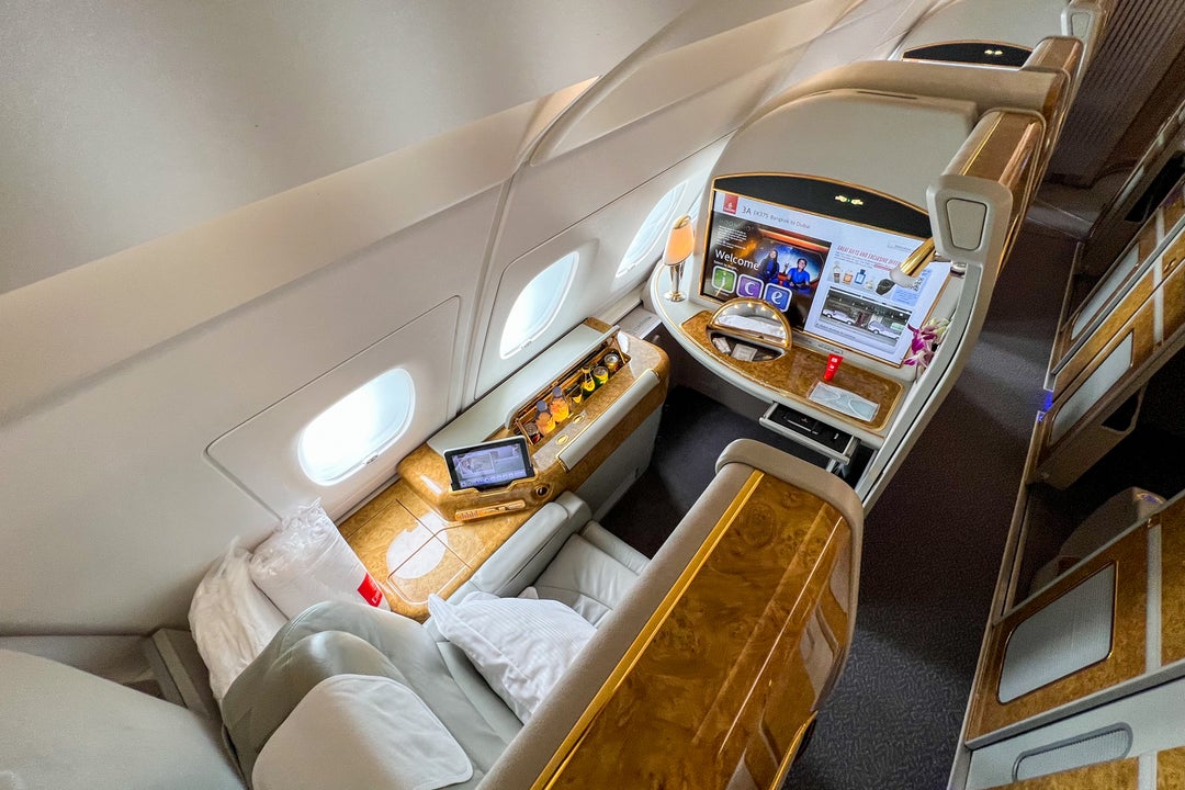 Getting my money's worth in Emirates first class: Bottomless Champagne ...