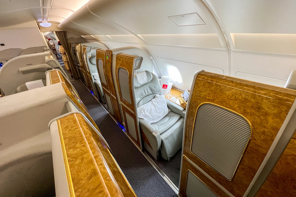 Getting my money's worth in Emirates first class: Bottomless Champagne ...