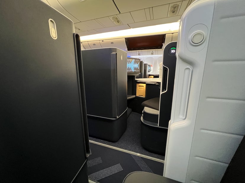 Doors, wireless charging and 4K video: A first look at Air France's new ...