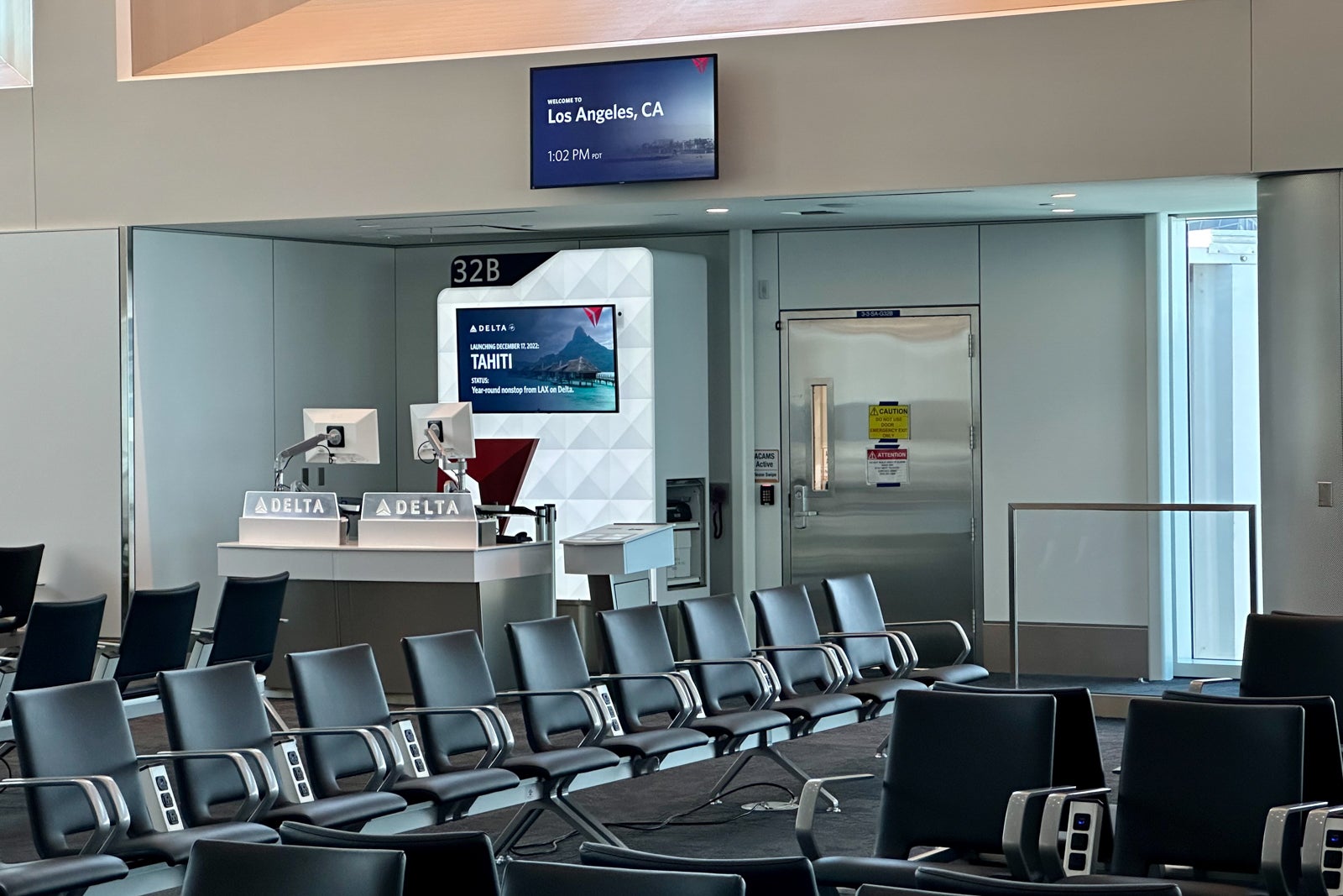 Delta debuts 9 new gates at LAX as Sky Way terminal gets premium-heavy ...