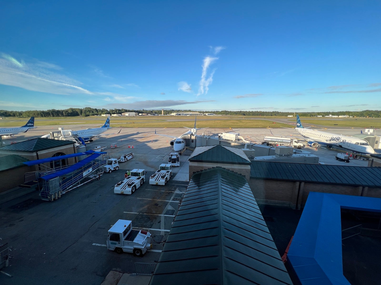 Trip report: Breeze's inaugural flight from Westchester County Airport ...