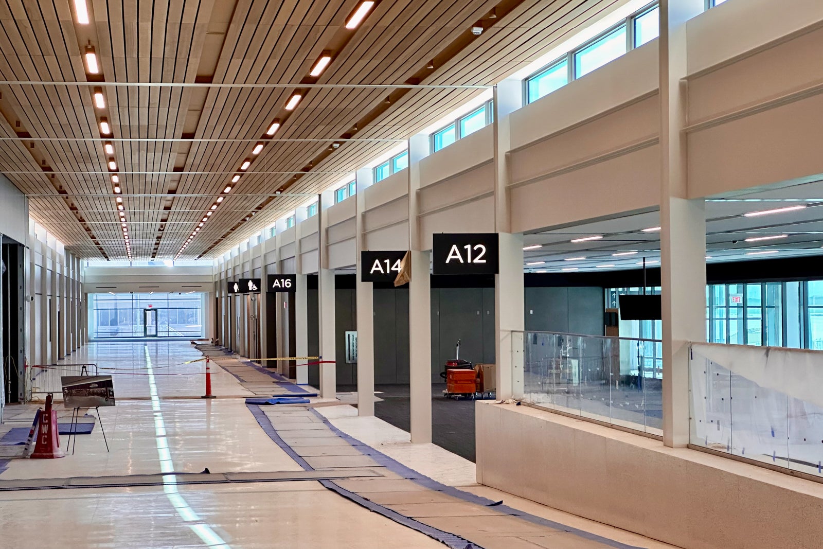 Sneak peek: Inside the new Kansas City Airport terminal, opening in ...