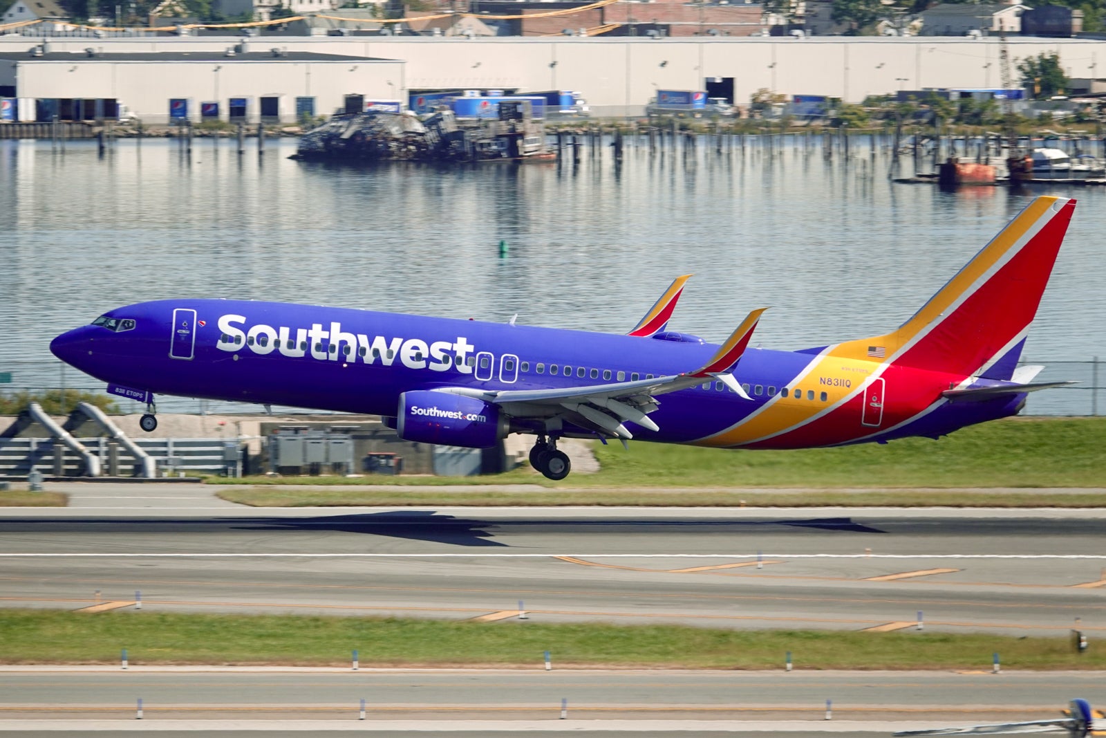 Southwest offers points, status extensions after holiday issues - The ...