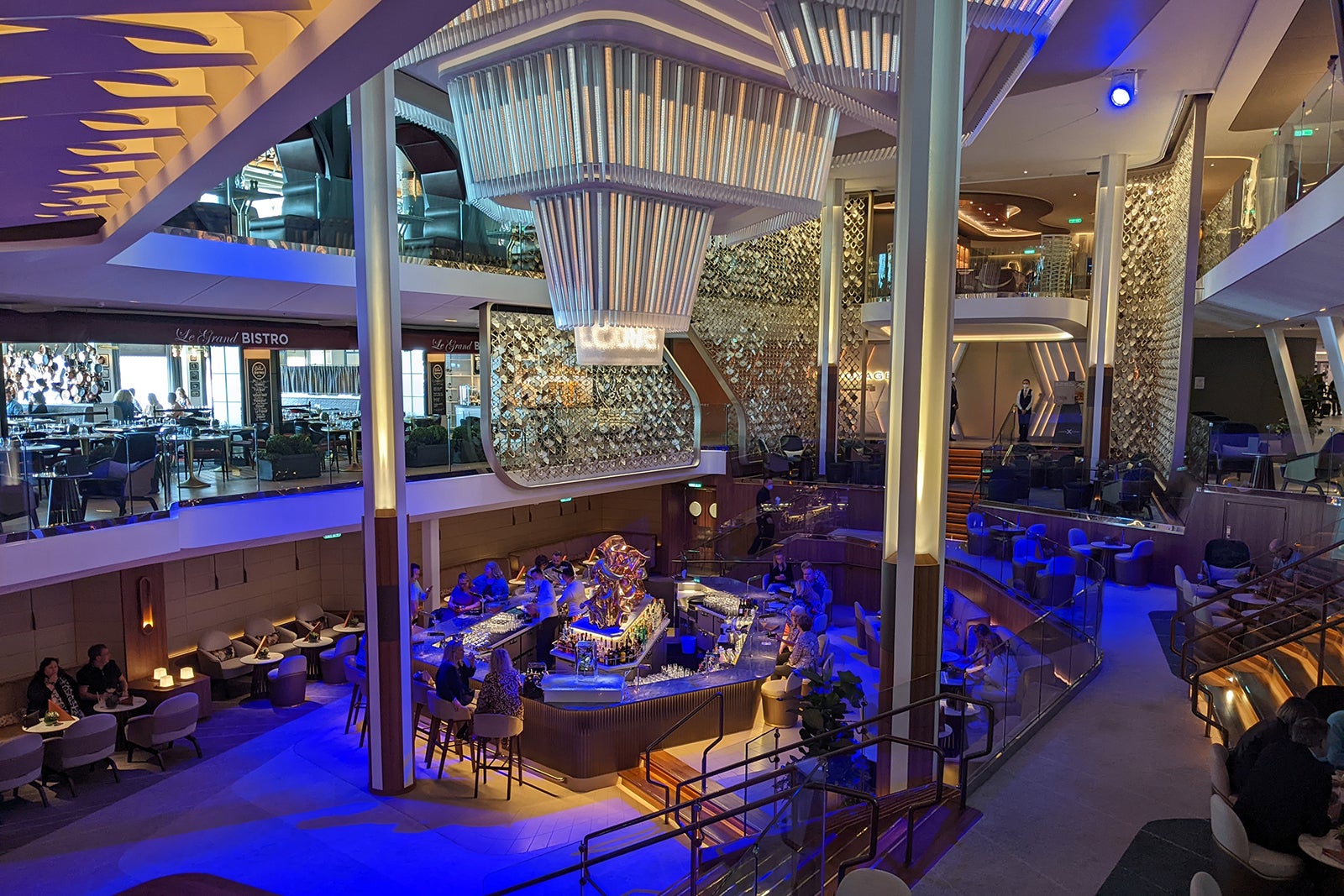 The 17 best cruise ship bars - The Points Guy