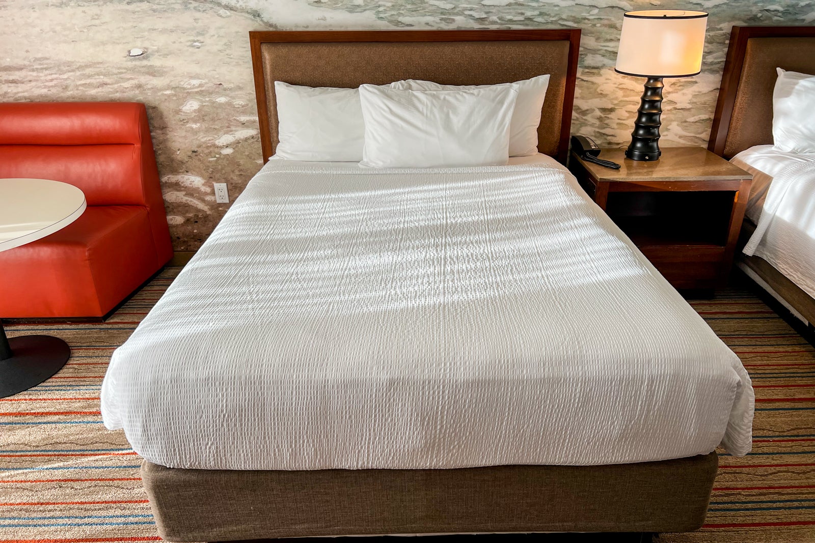 A $700 room steps from Disneyland: Inside the fabulous Courtyard Anaheim Theme Park Entrance ...