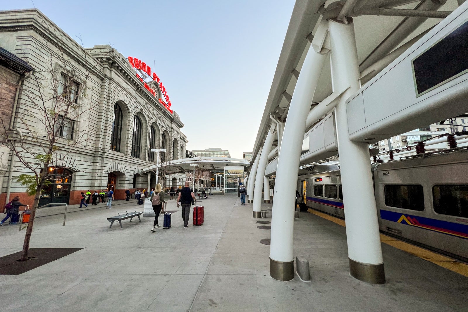 How to use the Denver Airport Train: From airport to downtown in 37 ...