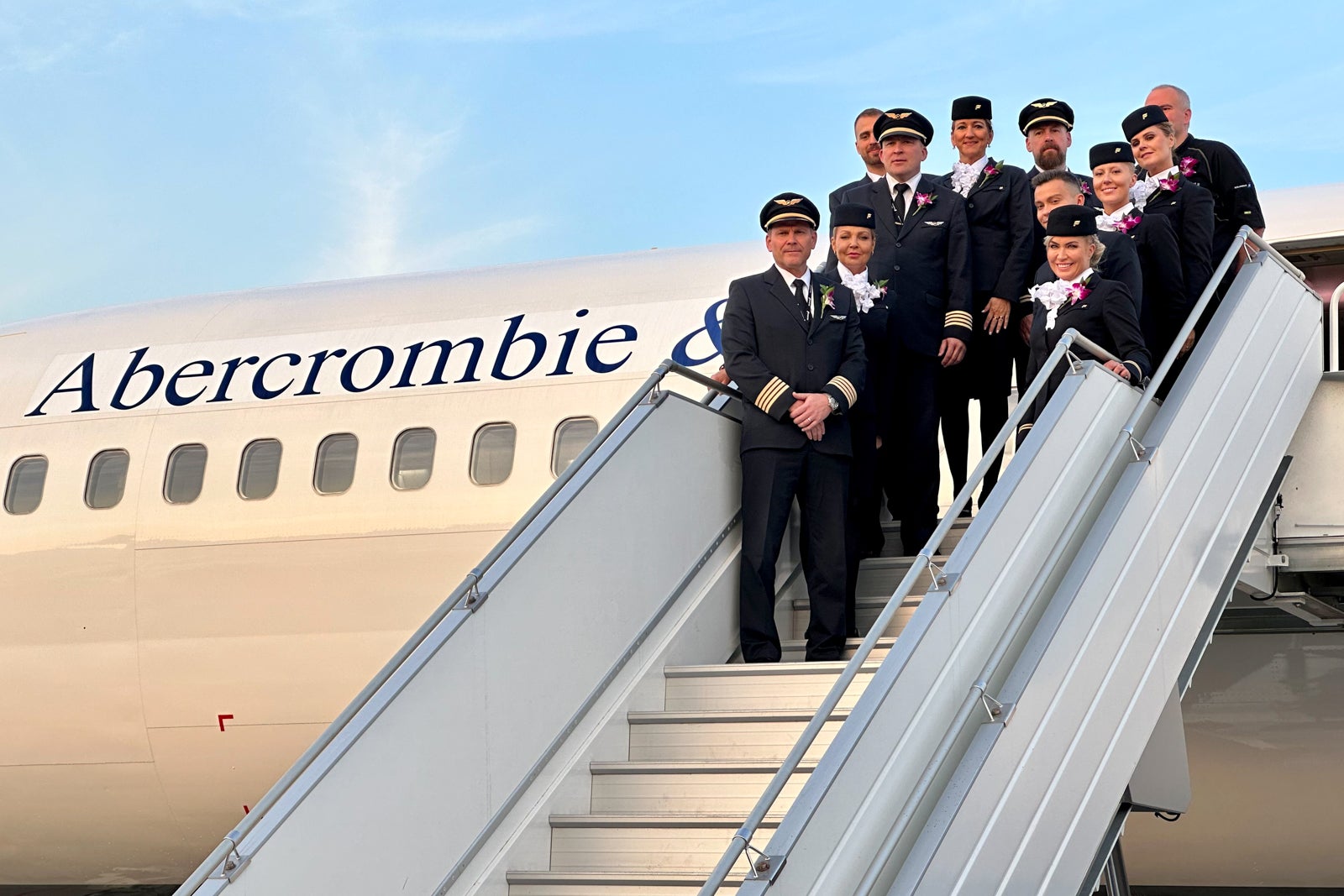 An exclusive look inside the $160,000-a-seat private Boeing 757 charter ...