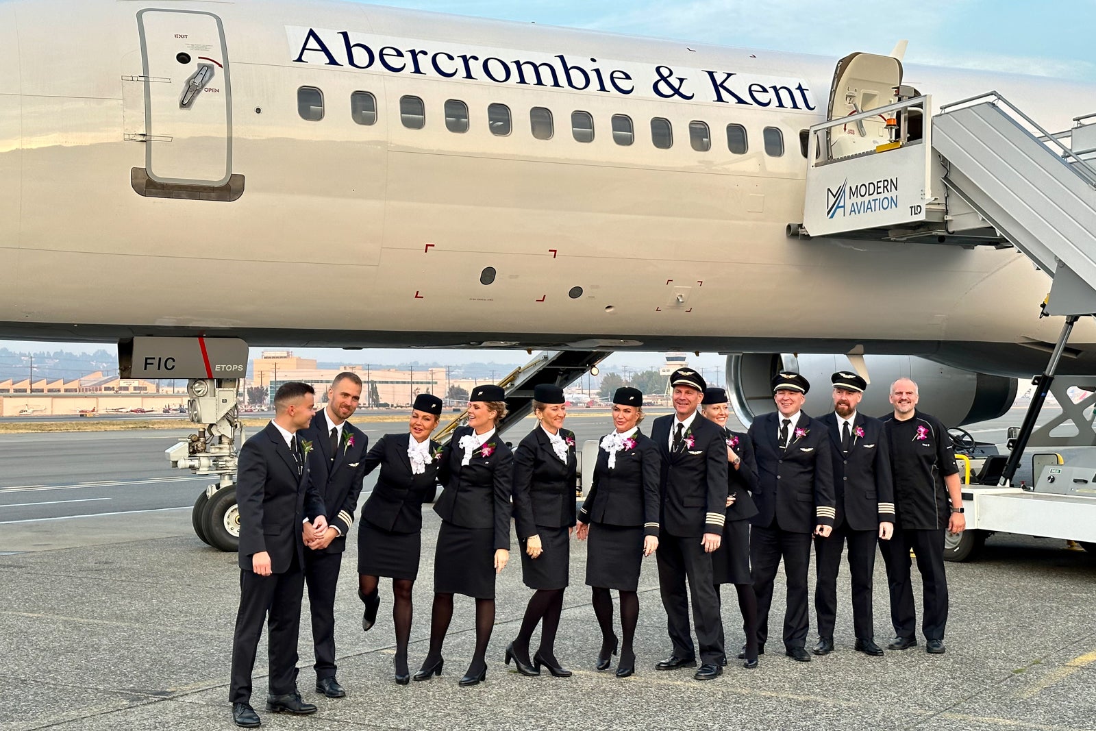 An exclusive look inside the $160,000-a-seat private Boeing 757 charter ...