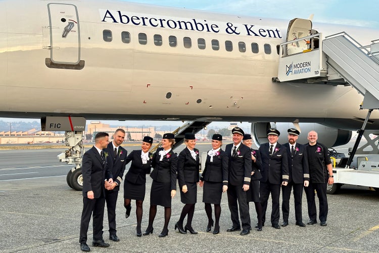 An exclusive look inside the $160,000-a-seat private Boeing 757 charter ...