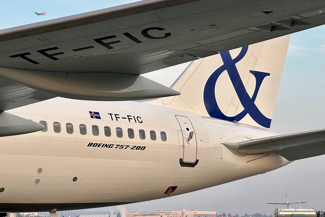 An exclusive look inside the $160,000-a-seat private Boeing 757 charter ...